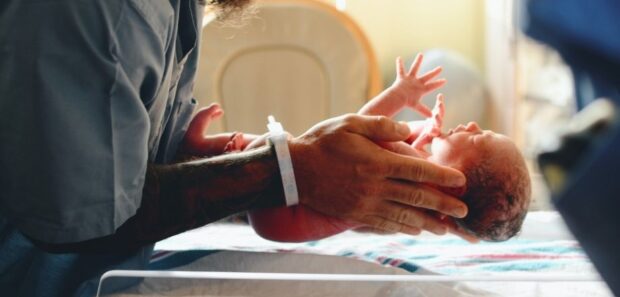 Partos instrumentados em Portugal é três vezes superior à média europeia